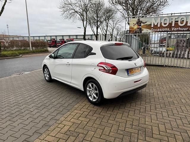 Gebruikt 2014 Peugeot 208 Active Hatchback – 6433JW JW HOENSBROEK ...