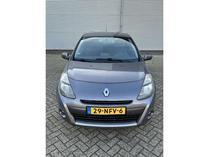 Gebruikt 2010 Renault Clio II Collection 75 PK Hatchback – 4012EN EN ...