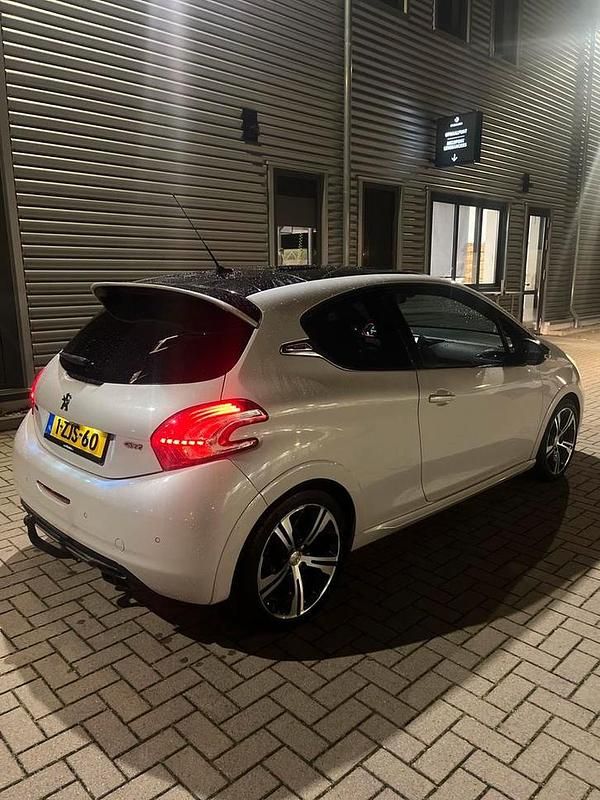 Gebruikt 2015 Peugeot 208 GTi 200 PK Hatchback – Limburg (Dealer) – € 8 ...