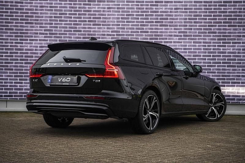 Nieuw 2025 Volvo V60 Performance Stationwagen – 8028PR Zwolle (Dealer ...