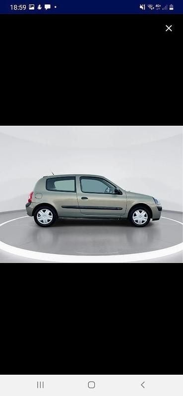 Gebruikt 2003 Renault Clio II 74 PK – Zuid-Holland (Dealer) – € 1.950 ...