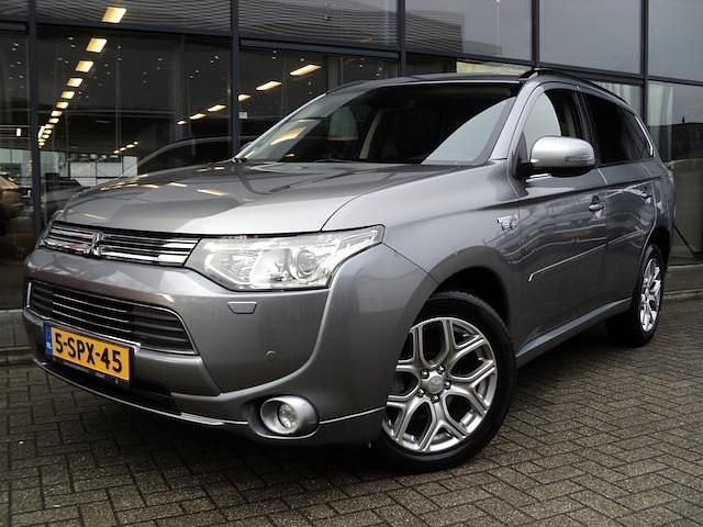 Gebruikt 2013 Mitsubishi Outlander P-HEV Instyle 203 PK SUV – 6135KD KD ...