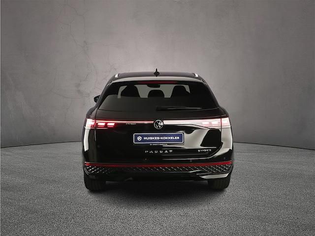 Gebruikt 2023 VW Passat R-line Edition 204 PK Stationwagen – 7554NG NG ...
