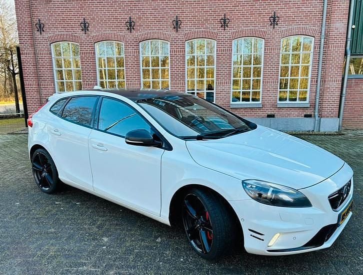 Gebruikt 2015 Volvo V40 190 PK – Gelderland (Dealer) – € 7.250 (Duur ...