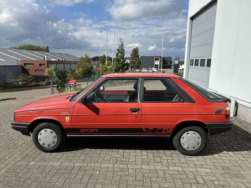 Gebruikt 1986 Renault R11 54 PK Hatchback – Noord-Brabant (Dealer) – € ...