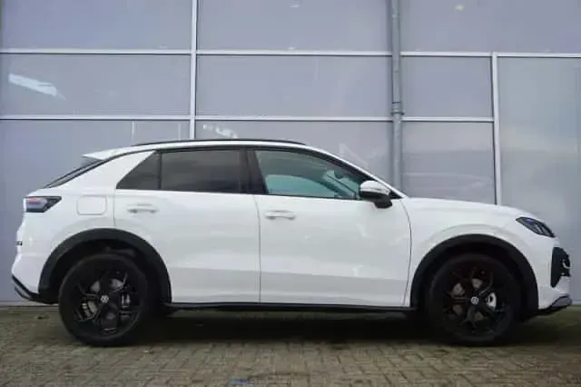 Nieuw VW T-Roc Cabriolet Edition 116 PK (2026) in MC Harderwijk - € 41. ...