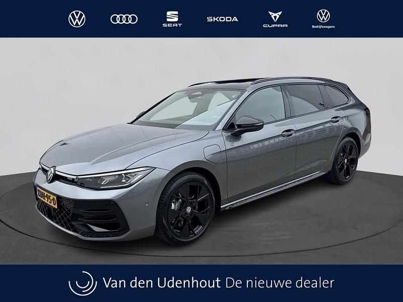 Nieuw VW Passat R-line Edition 272 PK (2026) in Eindhoven - € 64.950 ...