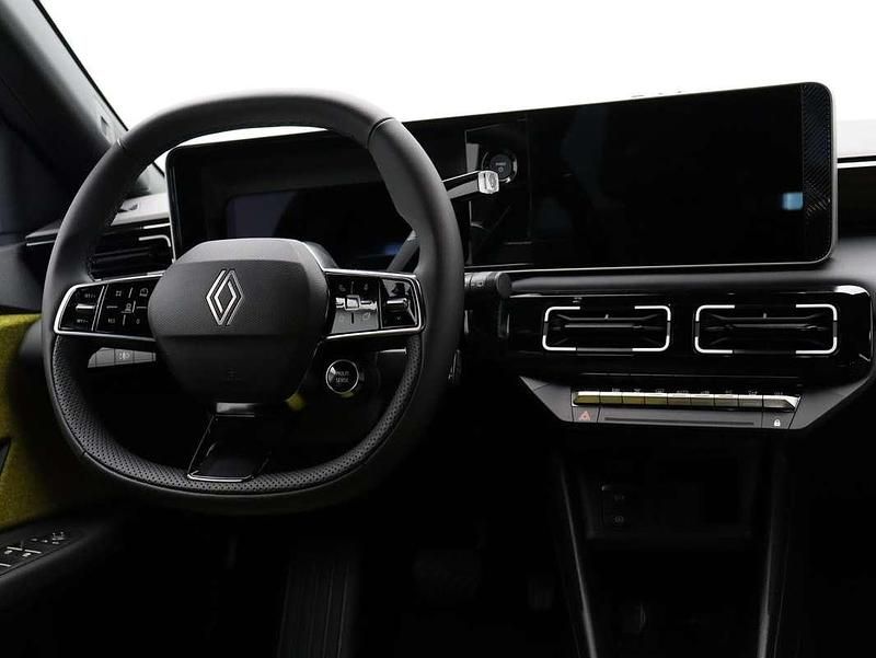 Nieuw 2025 Renault R5 Iconic 122 PK Hatchback – 8922 HD Leeuwarden ...