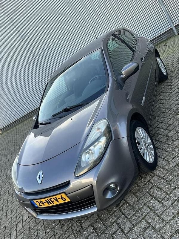 Gebruikt 2010 Renault Clio II Collection 75 PK Hatchback – 4012EN EN ...