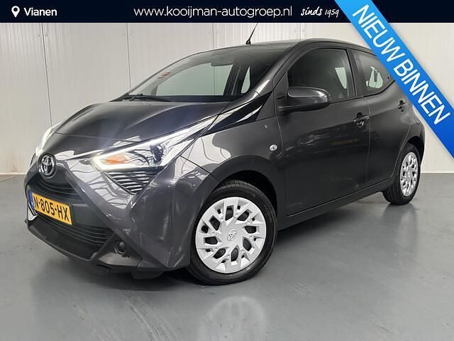Gebruikt 2021 Toyota Aygo X-play 72 PK Hatchback – 4131 NH Vianen ...