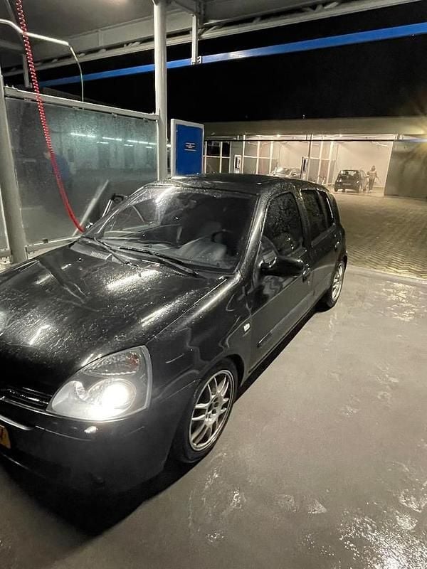 Gebruikt 2005 Renault Clio II 107 PK – Overijssel (Dealer) – € 600 ...
