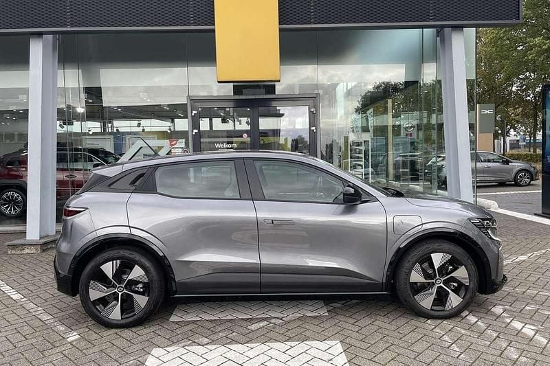 Gebruikt 2024 Renault Megane E-Tech Evolution 131 PK Hatchback – 6135KD ...