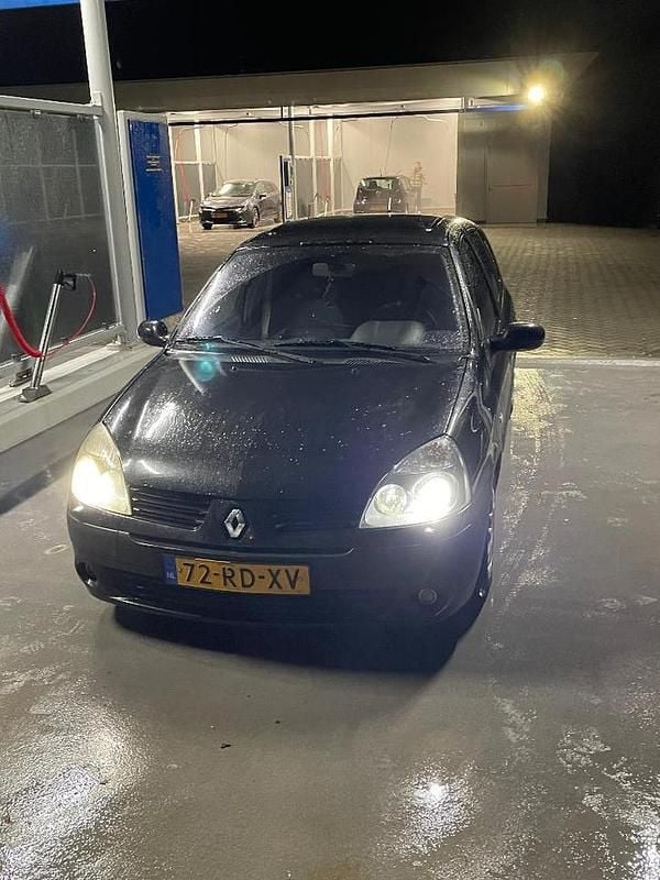 Gebruikt 2005 Renault Clio II 107 PK – Overijssel (Dealer) – € 600 ...