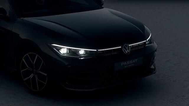 Nieuw 2025 VW Passat R-line Edition 272 PK Stationwagen – 5652 AN ...