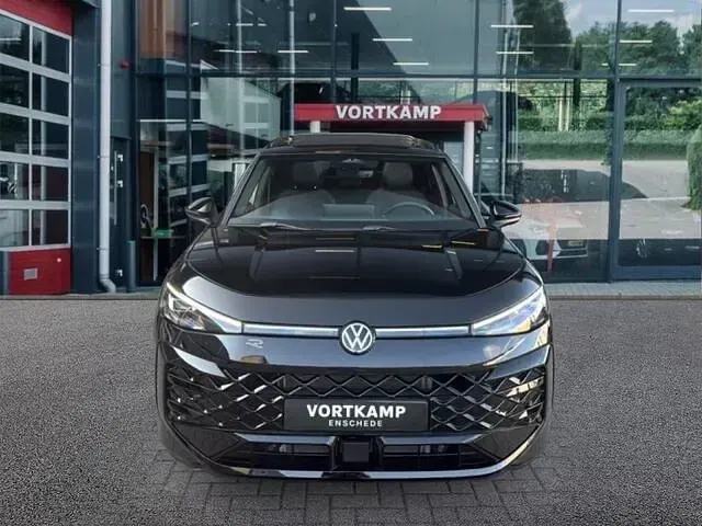 Nieuw VW T-Roc Cabriolet R-line 150 PK (2026) in Enschede - € 49.999 ...