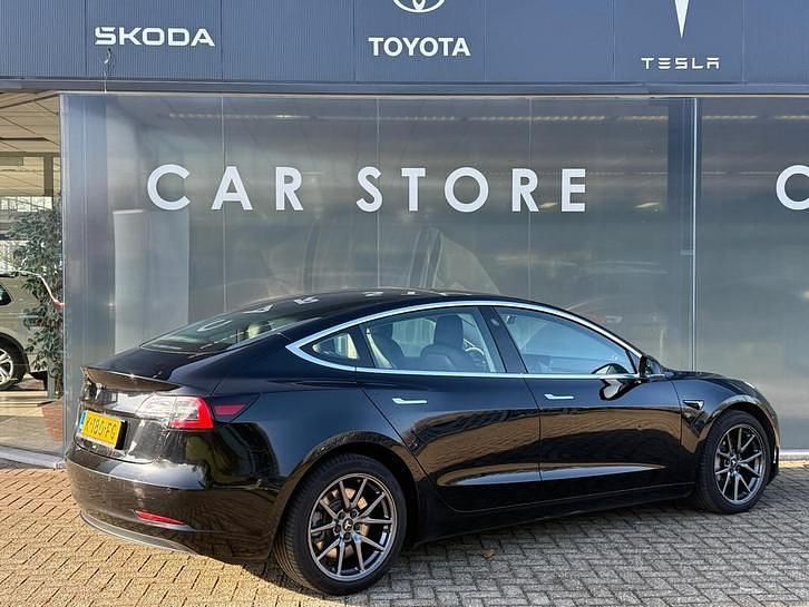 Tesla Model 3 Leasen