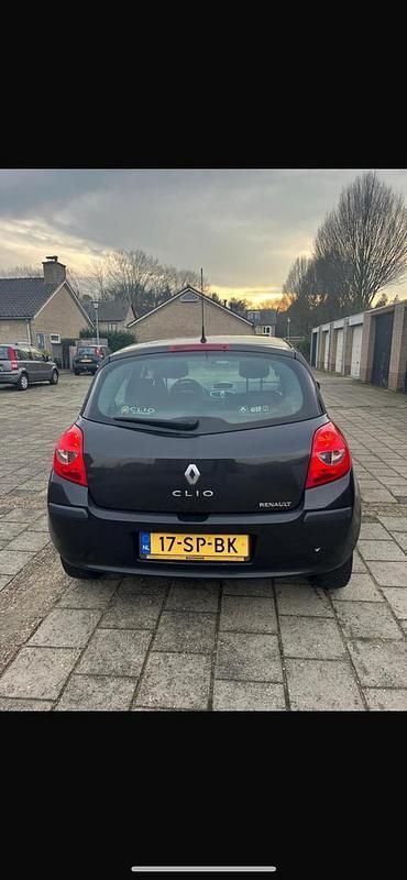 Gebruikt 2006 Renault Clio R.S. 98 PK Hatchback – Limburg (Dealer) – € ...