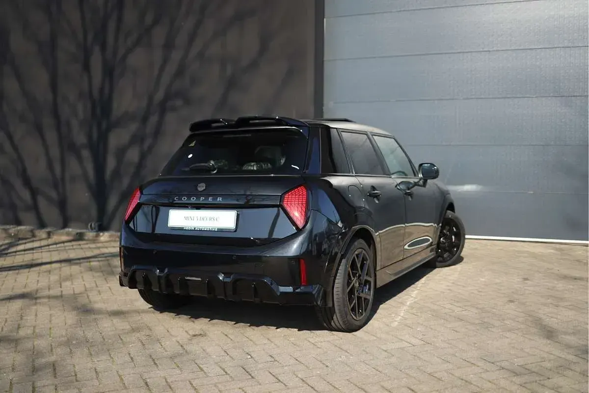 Nieuw Mini Cooper 156 PK (2026) in BREDA - € 46.773 | AutoUncle