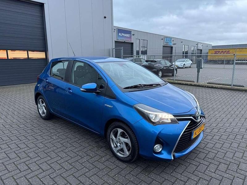 Gebruikt 2017 Toyota Yaris Hybrid Trend 75 PK Hatchback – 5281RE BOXTEL ...