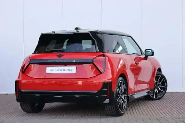 Nieuw Mini Cooper 218 PK (2026) in DK Lelystad - € 44.390 | AutoUncle