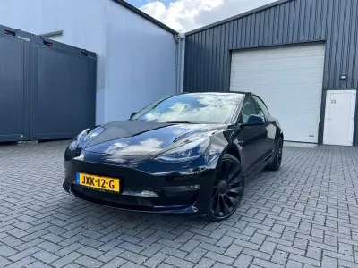 Performance | Tesla Model 3 – Vergelijk prijzen van 94 | Vanaf € 21.100