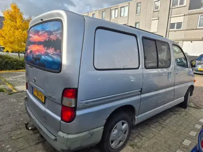 Toyota HiAce | Vanaf € 999 – Vergelijk prijzen van 29 occasions