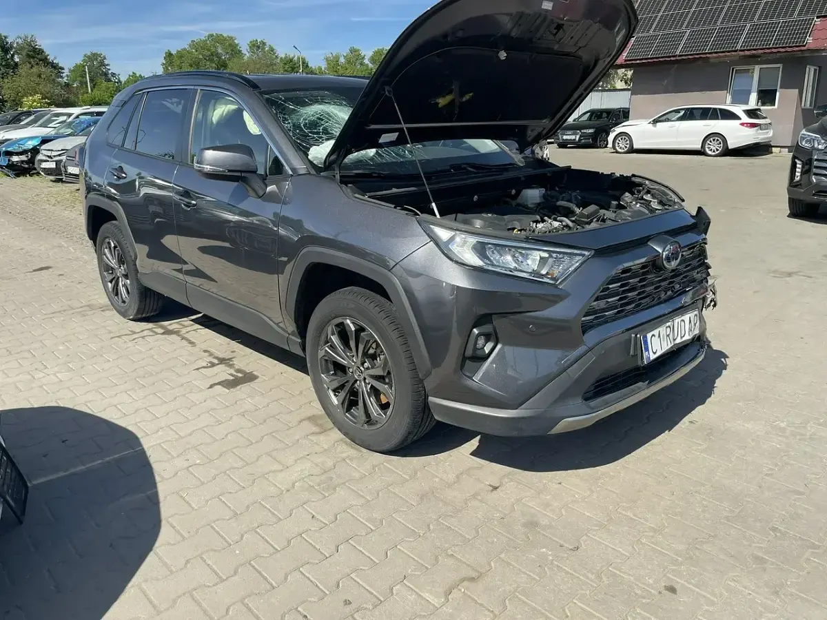 Używany Toyota RAV4 Hybrid 218 KM (2024) w Gliwice - 79 900 zł | AutoUncle