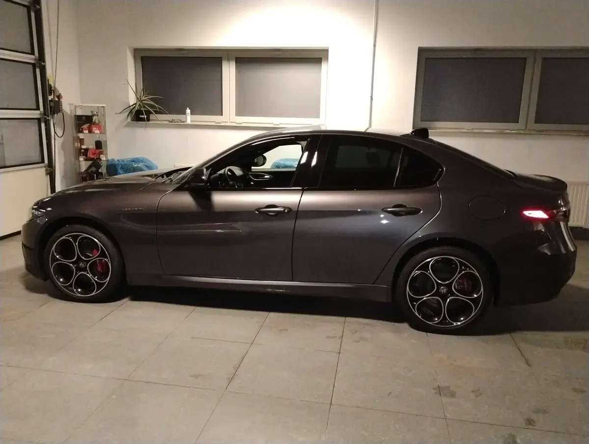 Nowe Alfa Romeo Giulia Veloce 280 KM (2026) w RZESZOW - 230 900 zł ...
