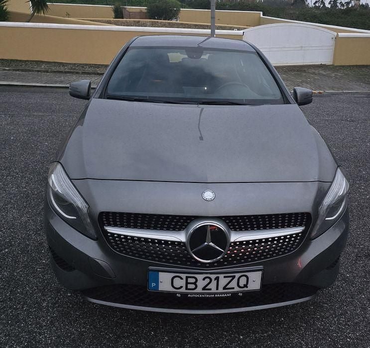 Usado 2015 Mercedes A180 120 HP Sedan – (Stand) – € 14.750 (Preço justo ...