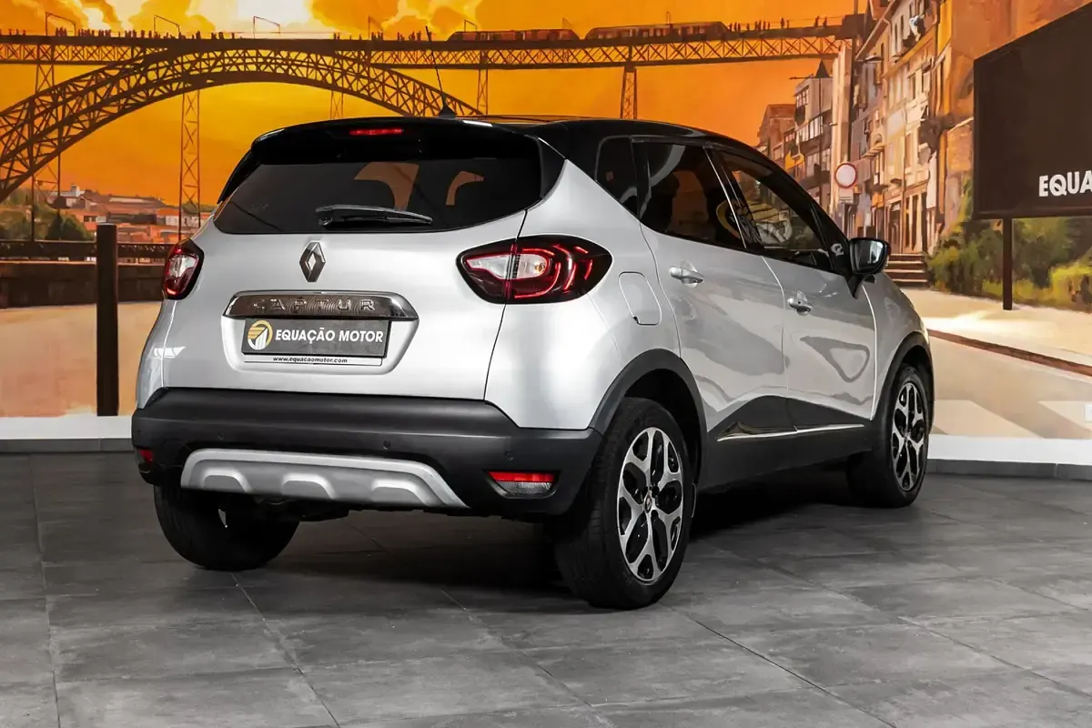 Usado Renault Captur 110 HP (2017) em Porto - € 11.900 | AutoUncle