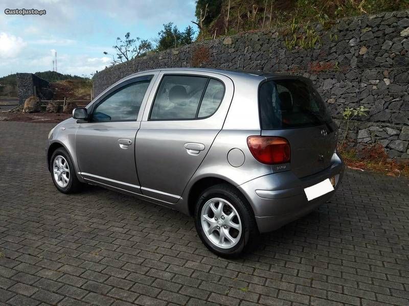 Usados 2004 Toyota Yaris 1.0 Benzin 65 cv (€ 5.250) | Açores | AutoUncle