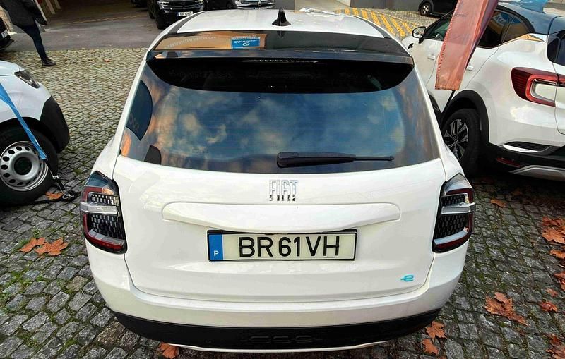 Usado 2025 Fiat 600E La Prima 156 HP SUV – 4100 Porto (Stand) – € 32. ...