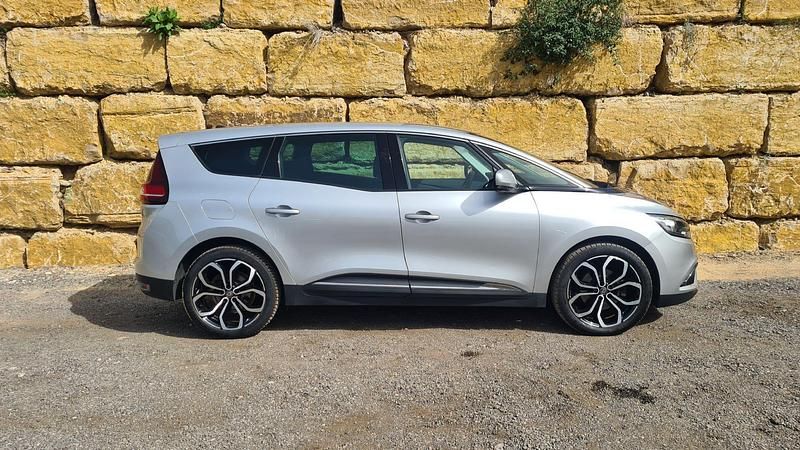 Usado 2019 Renault Scénic IV Intens 120 HP Monovolume – 2745 Lisboa ...