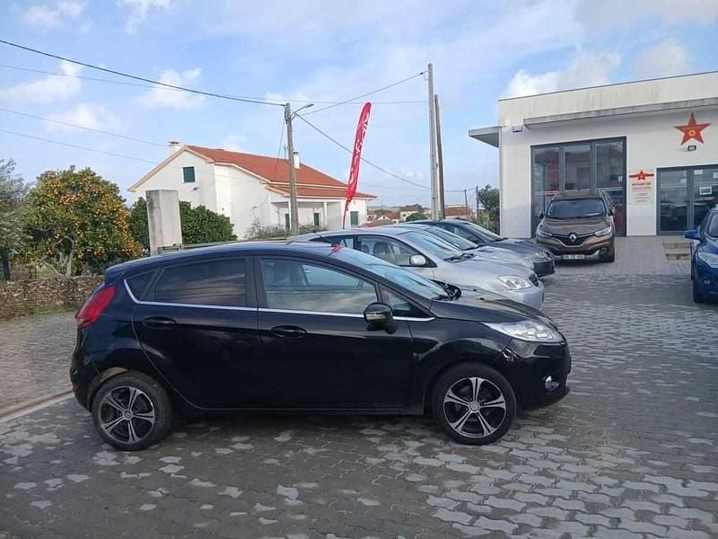 Usado 2010 Ford Fiesta 90 HP Citadino – 6000 Retaxo (Stand) – € 5.900 ...