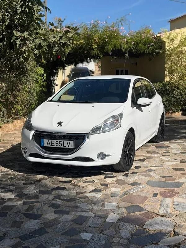 Usado 2015 Peugeot 208 68 HP Citadino – 8135 Loulé (Stand) – € 11.900 ...