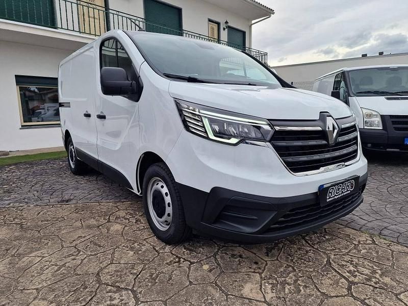 Usado 2023 Renault Trafic 120 HP Monovolume – 2495 Olivais (Stand) – € ...