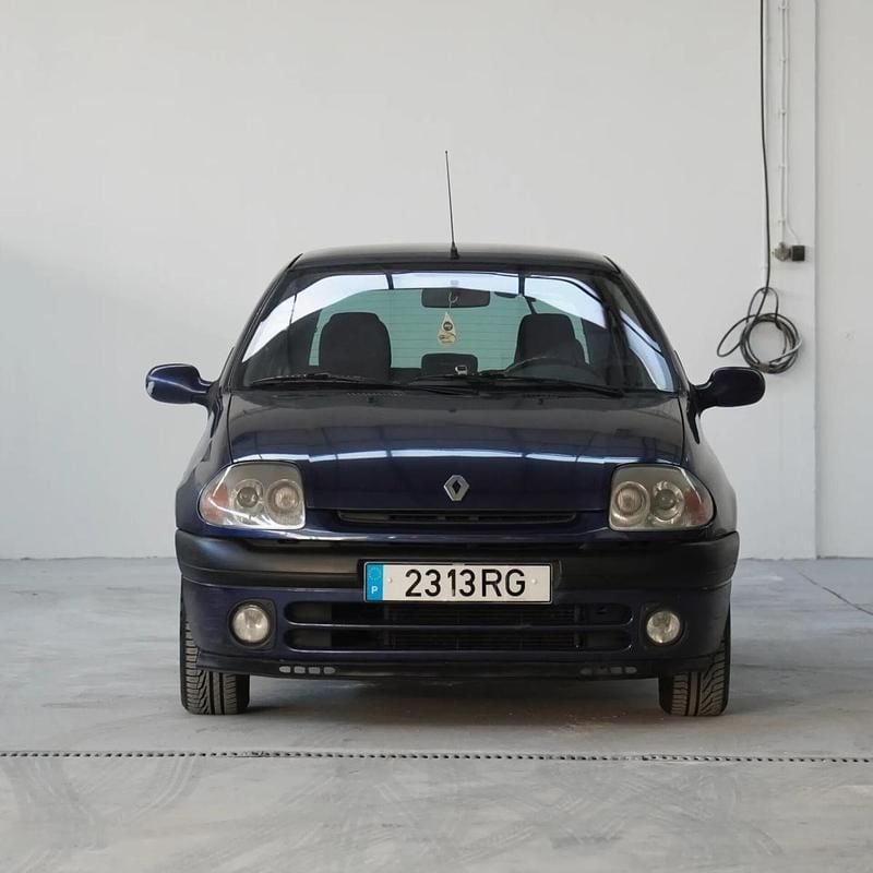 Usado 2001 Renault Clio II 75 HP – 4470 Maia (Stand) – € 1.700 (Preço ...