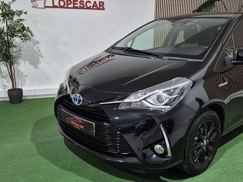 Usado 2017 Toyota Yaris Hybrid 100 HP Sedan – Lisboa (Stand) – € 14.750 ...