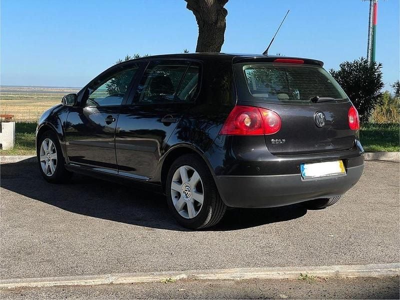 Usado 2007 VW Golf V 80 HP Sedan – Lisboa (Stand) – € 5.000 (Preço ...