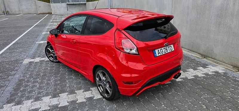 Usado 2014 Ford Fiesta ST 182 HP Citadino – 2745 Queluz (Stand) – € 10. ...