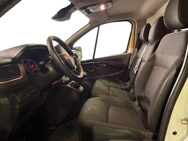 Usado 2022 Renault Trafic 130 HP Monovolume – 4815 Braga (Stand) – € 17 ...