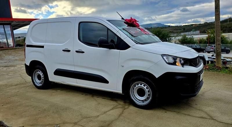 Usado 2022 Peugeot Partner 102 HP Monovolume – 5370 Mirandela (Stand ...