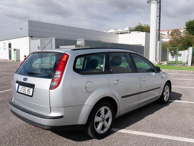 Usado 2006 Ford Focus Ghia 100 HP Carrinha – 1990 Lisboa (Stand) – € 3. ...