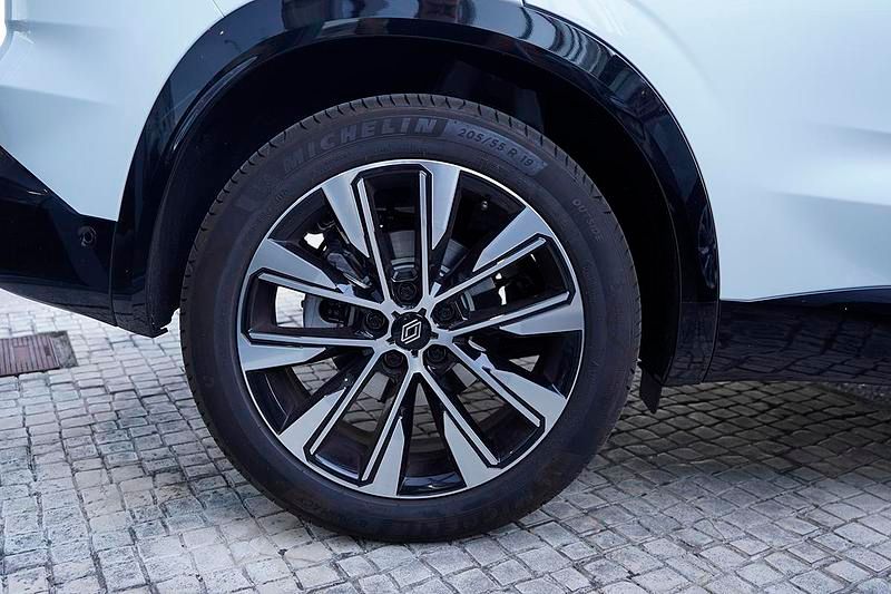 Novo 2025 Renault Austral Techno 130 HP SUV – 2710 Sintra (Stand) – € ...