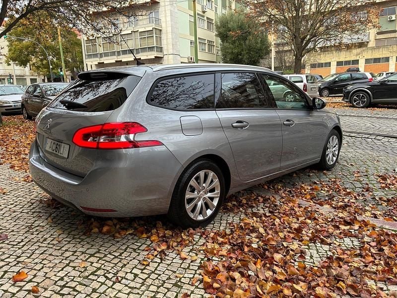 Usado 2020 Peugeot 308 Style 102 HP Carrinha – 2795 Lisboa (Stand) – € ...