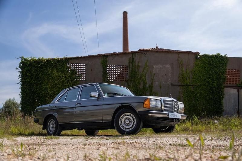 Usado 1989 Mercedes 200 88 HP bodyTypes.null – 2460 Alfeizerão ...