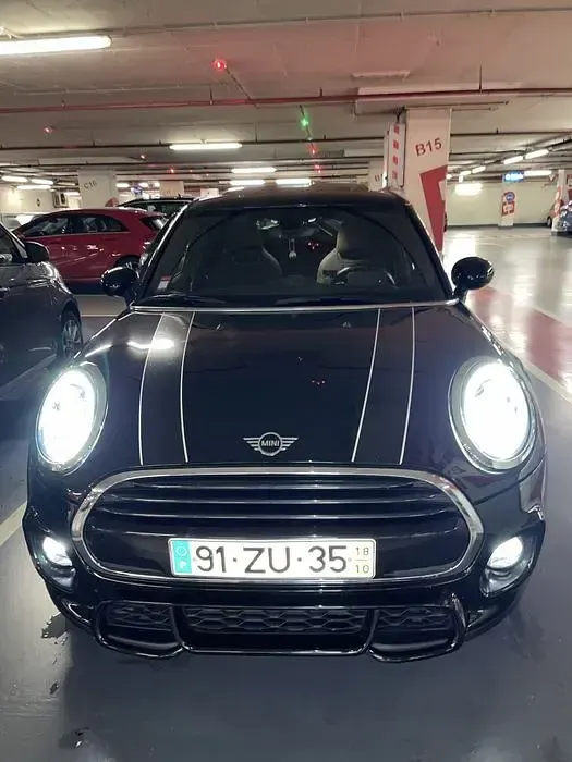 Usado Mini Cooper D 116 HP (2018) em Olivais - € 13.990 | AutoUncle