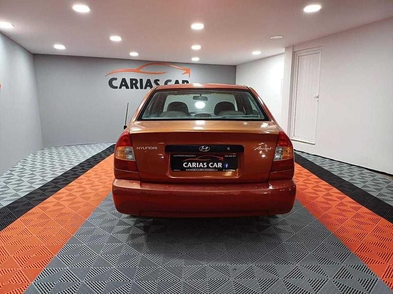 Usado 2000 Hyundai Accent GLS 85 HP – 8200 Guia (Stand) – € 3.990 ...