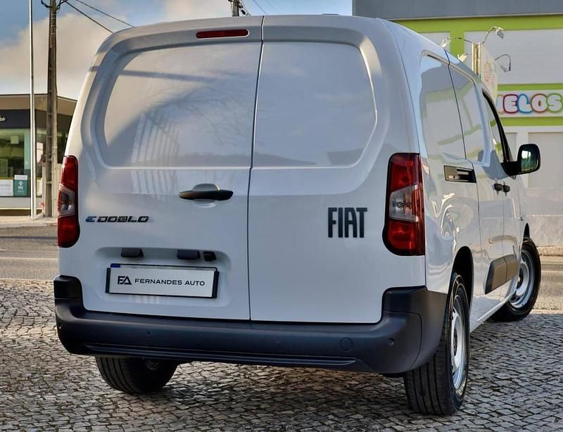 Novo Fiat e-Doblò 136 HP (2026) em Lisboa - € 27.900 | AutoUncle