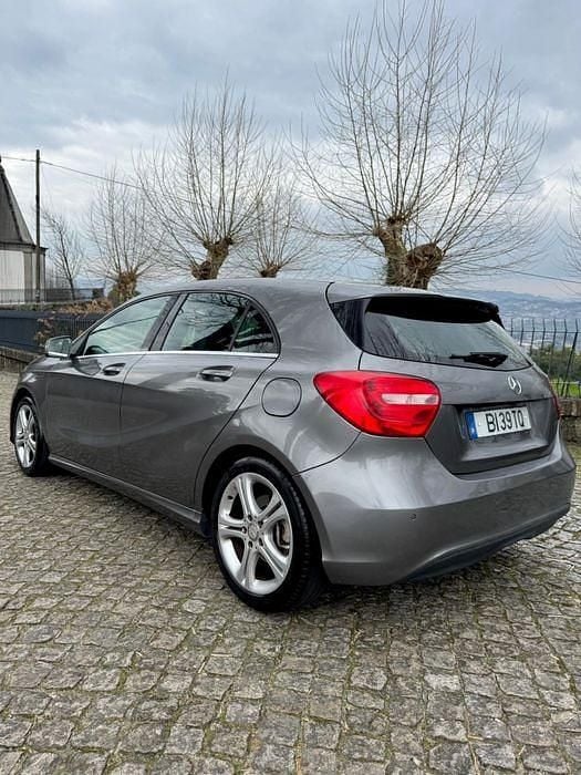 Usado Mercedes A180 Urban 110 HP (2014) em MERCEDES Ad .kms Urban ...